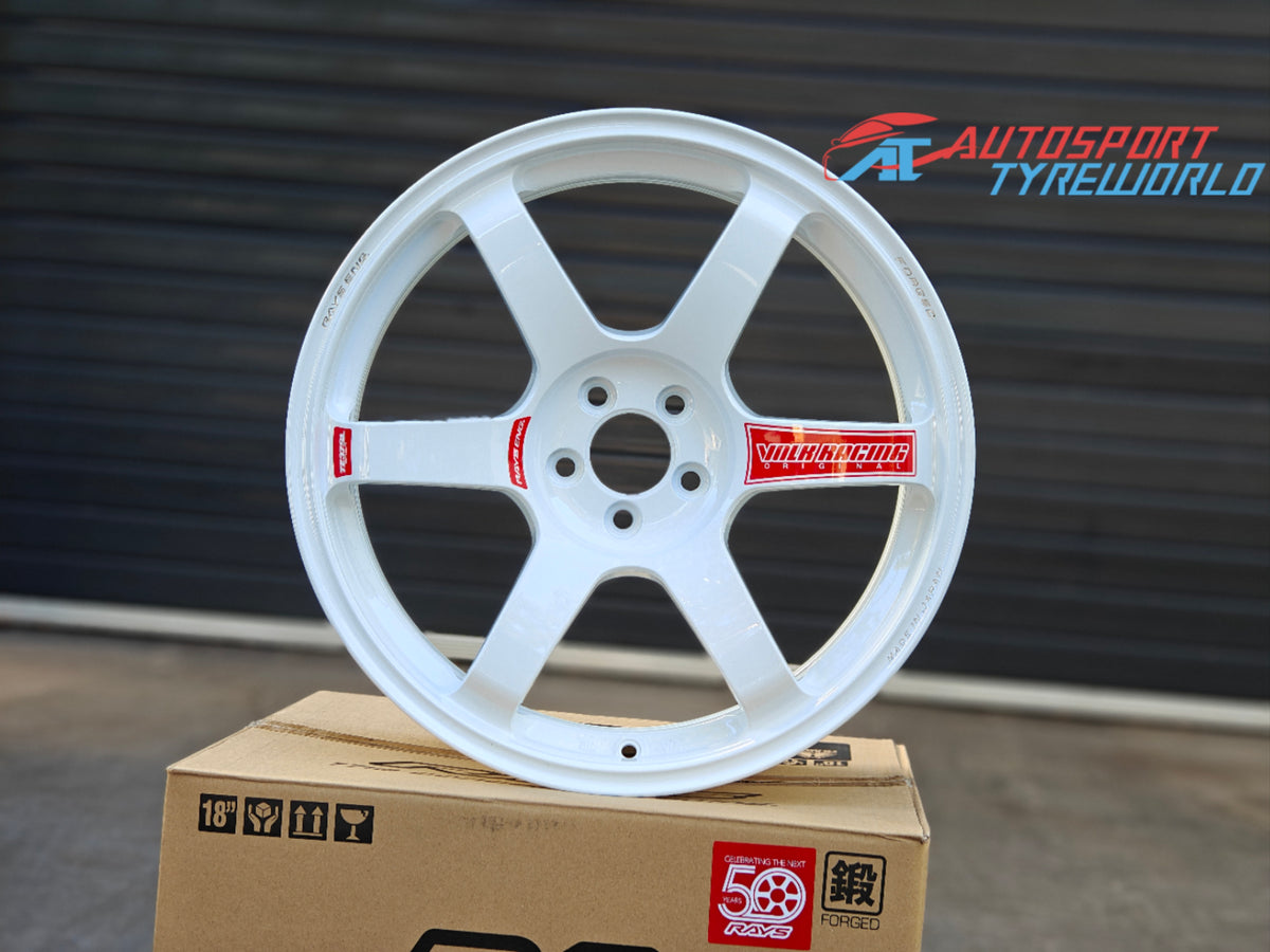 Rays Volk Racing TE37SAGA SL - Dash White – Autosport Tyre World Magill